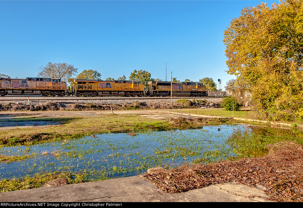 UP 8553-UP 8002-UP 5694 Lead KCS IKLBNS11